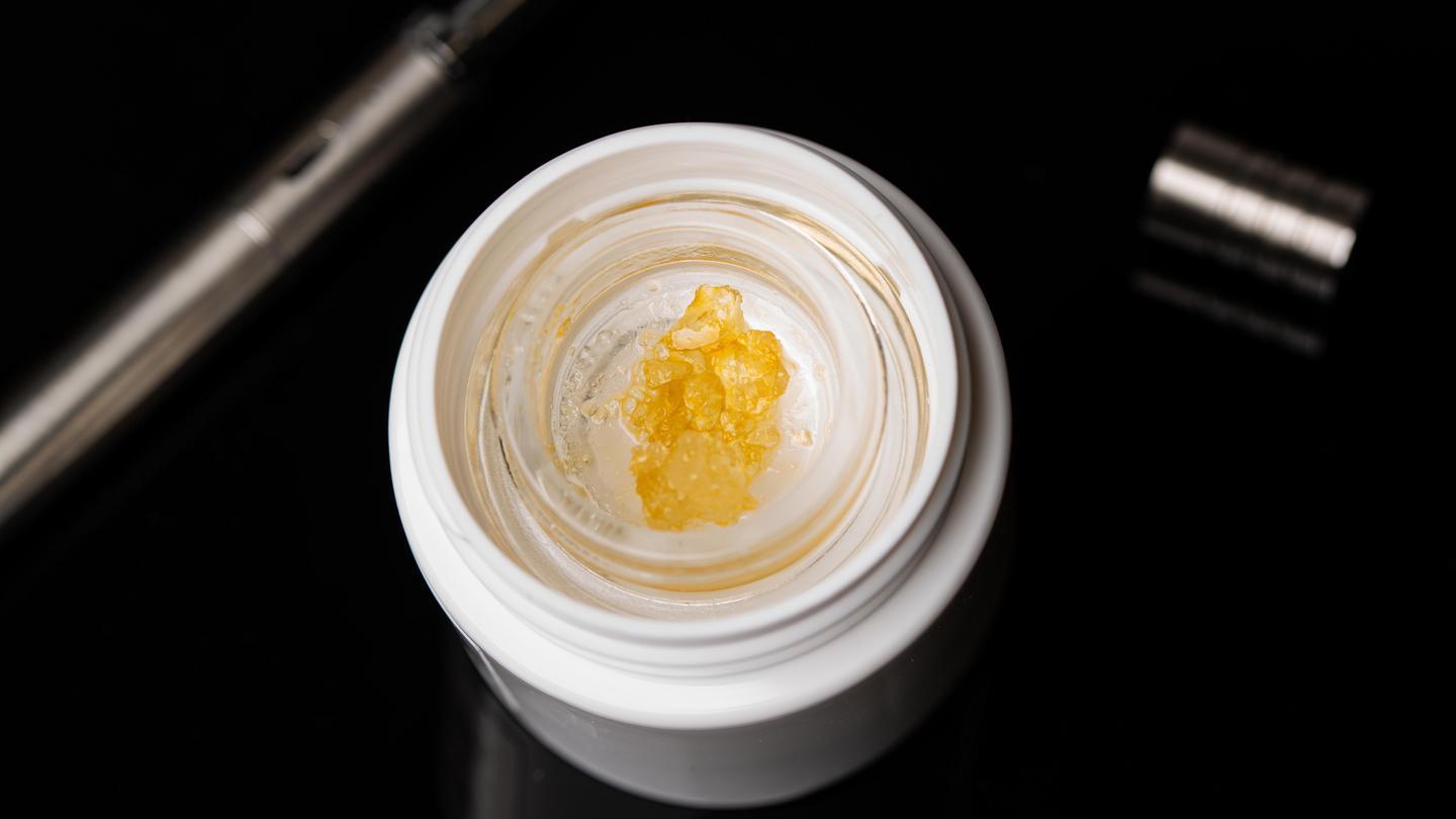 Live Resin: What is It, How is It Made, & How Do You Smoke It? | Zen Leaf