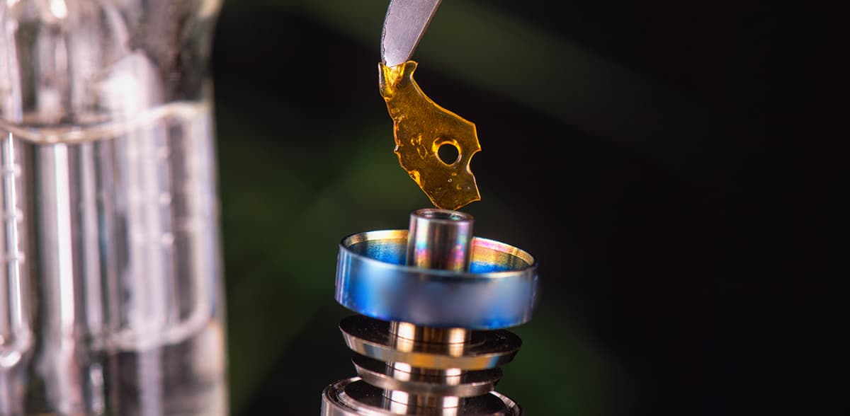 THC vs. CBN: Comparing Effects, Benefits, Uses, & Legality